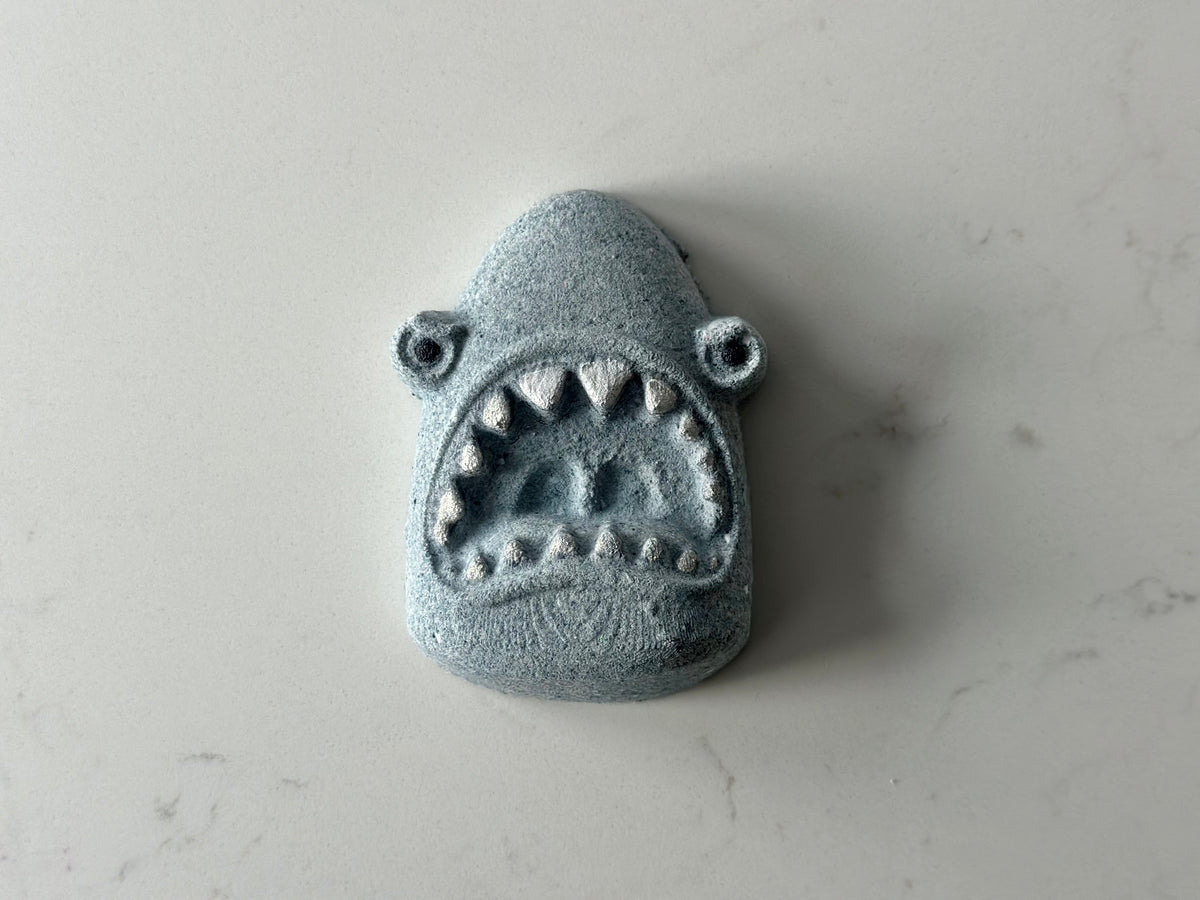Bleeding Shark - Bath Bomb 120g (Limited Edition) – Lyla Lu